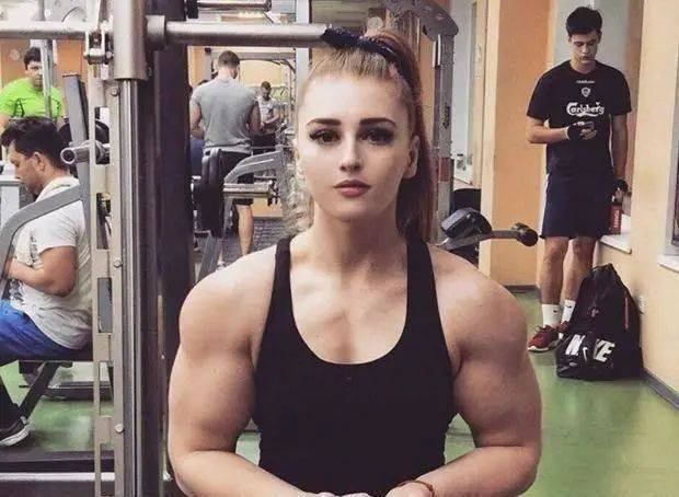 俄罗斯美女美若天仙，脱下外套后被吓坏了，网友：这谁能接受 -6parkbbs.com