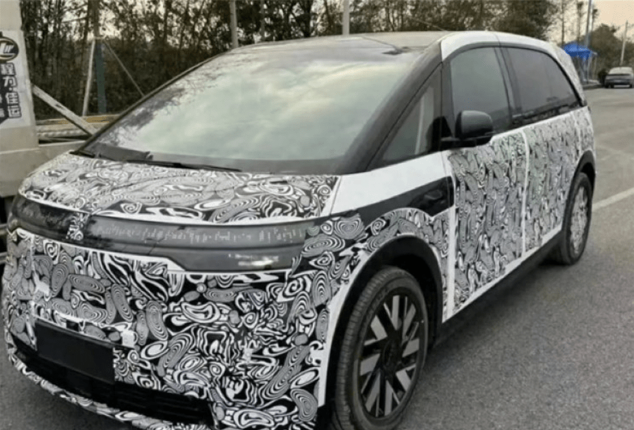 定位低于极氪009 极氪全新MPV车型CM2E谍照曝光_搜狐汽车_搜狐网