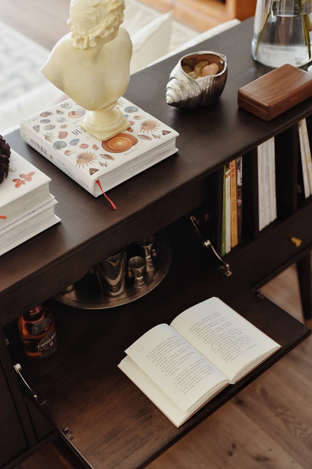 DOJUS家赏|来学学极繁主义家的配色灵感-搜狐大视野-搜狐新闻