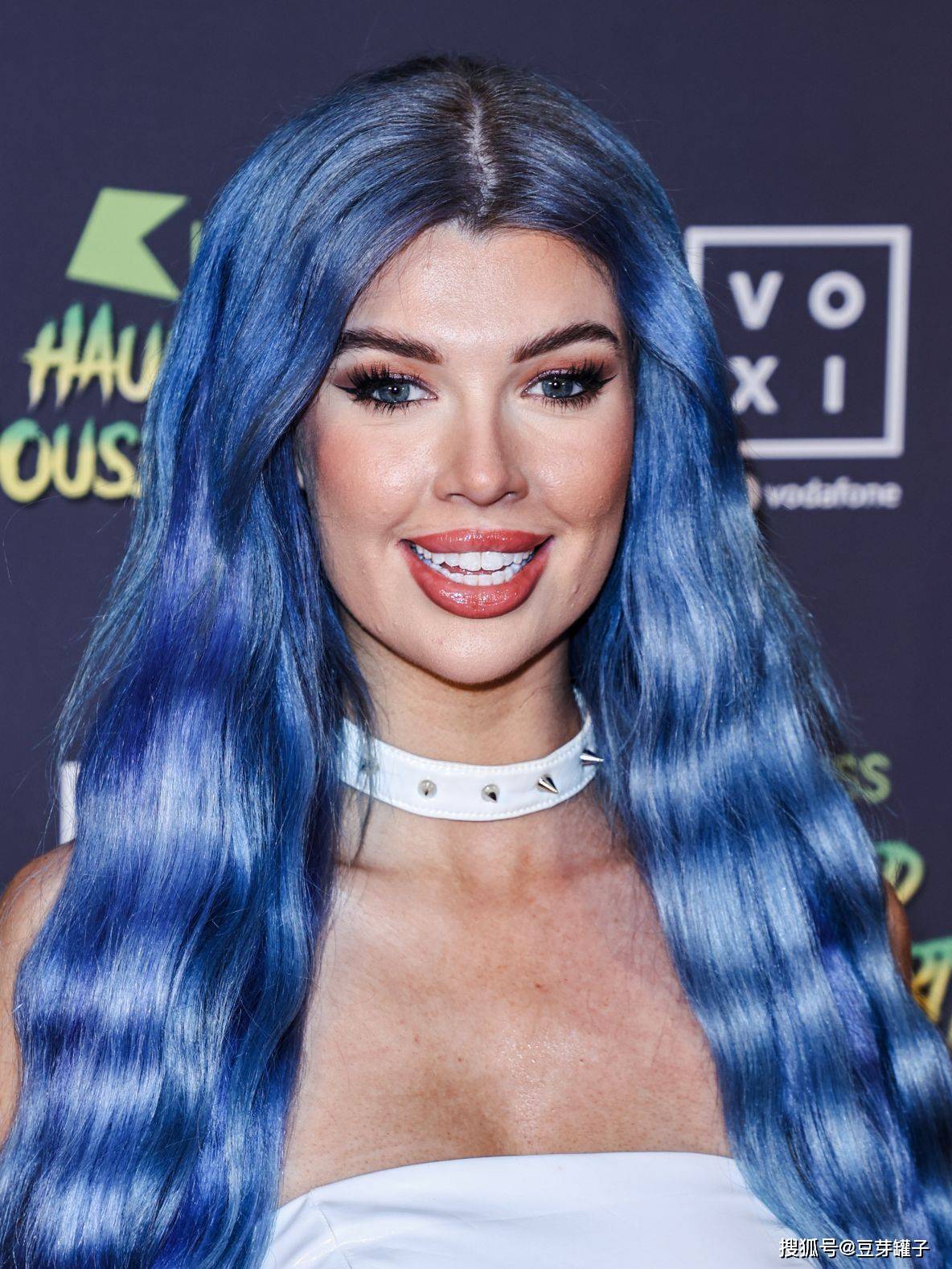 女星Nicole O’Brien，出席鬼屋派对，性感迷人-搜狐大视野-搜狐新闻