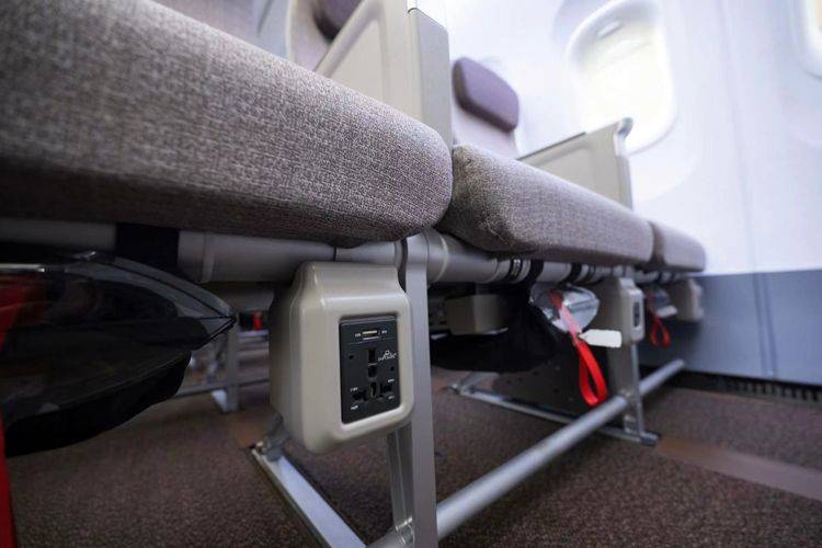 全球首架C919机舱内部什么样-搜狐大视野-搜狐新闻