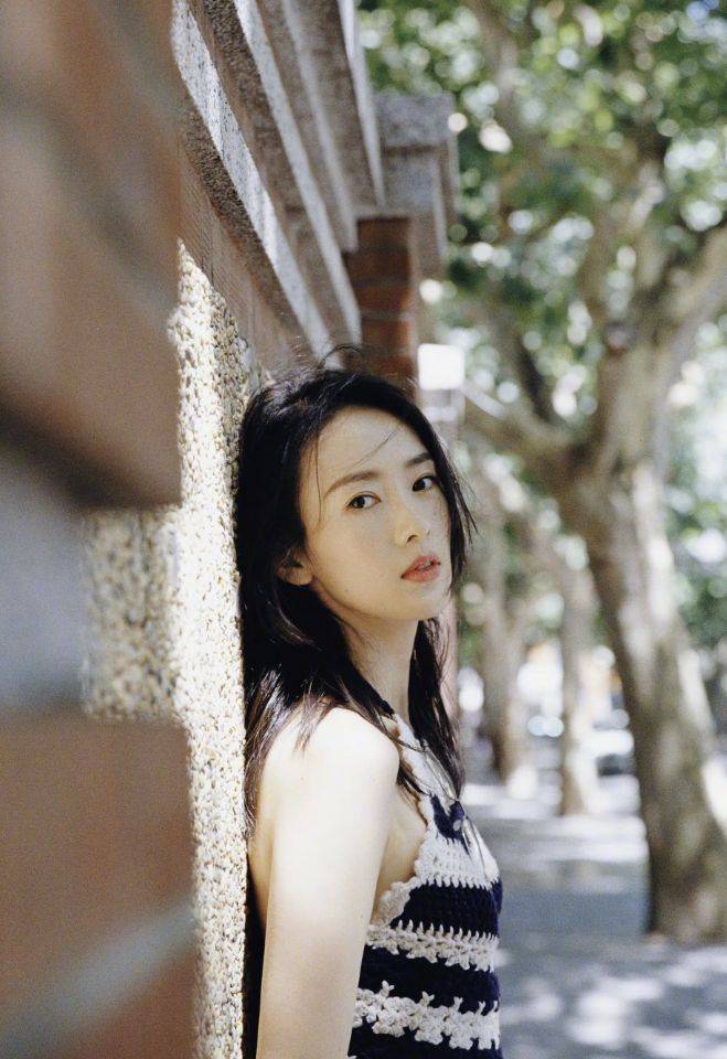 女星童瑶时尚写真：气质优雅、绝代佳人 搜狐大视野 搜狐新闻 2492