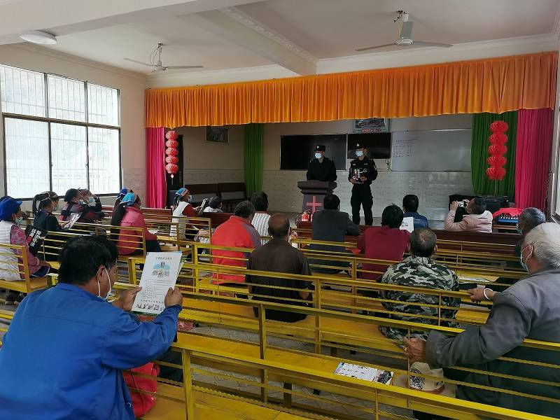 云南泸水：元宵我在岗，“警”色依浓-搜狐大视野-搜狐新闻