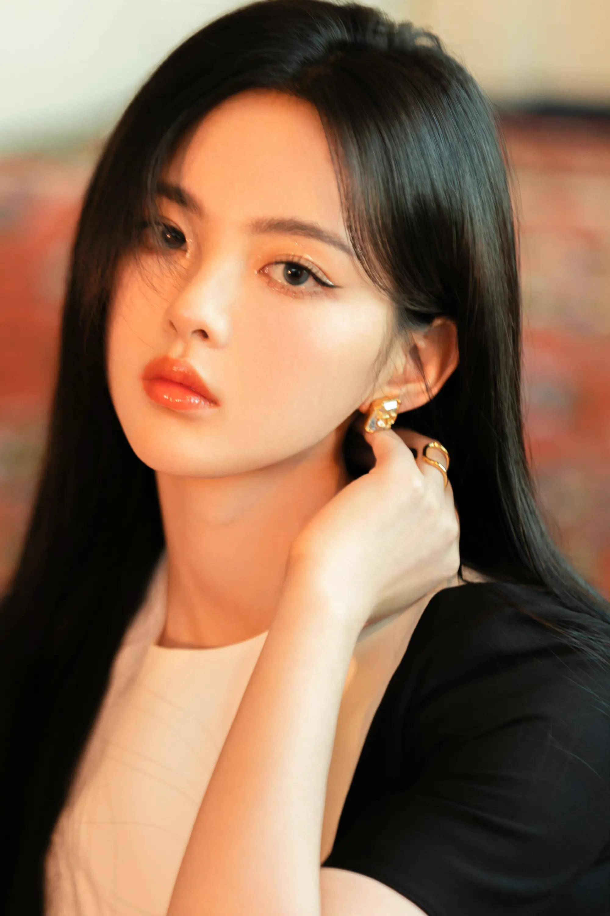 杨超越写真合集珍藏：青春少女、艳丽容颜-搜狐大视野-搜狐新闻