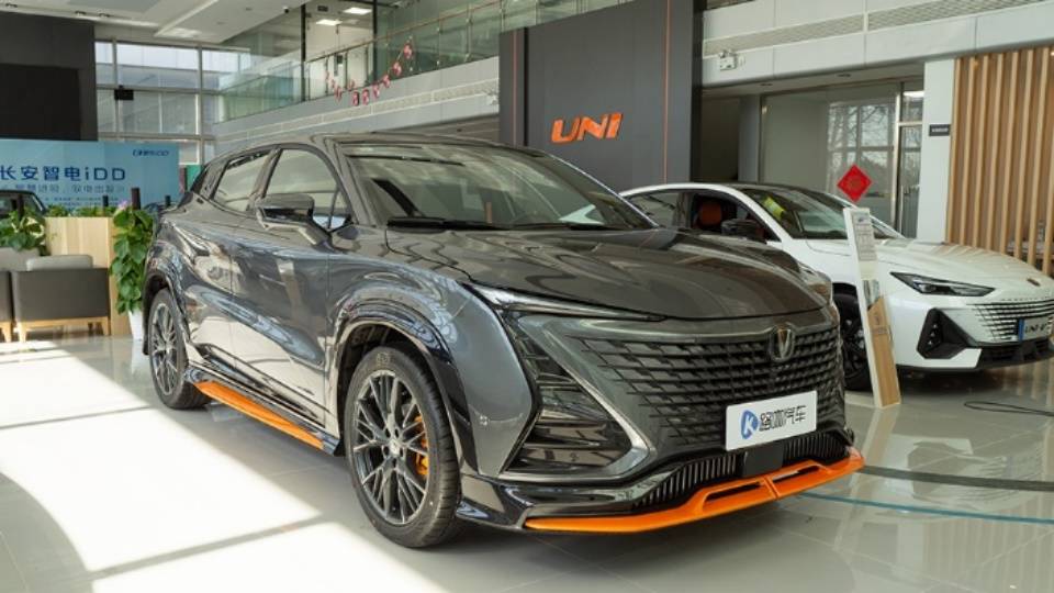 到店实测：15万级燃油SUV，用上8155的长安UNI-T最智能？_搜狐汽车_搜狐网