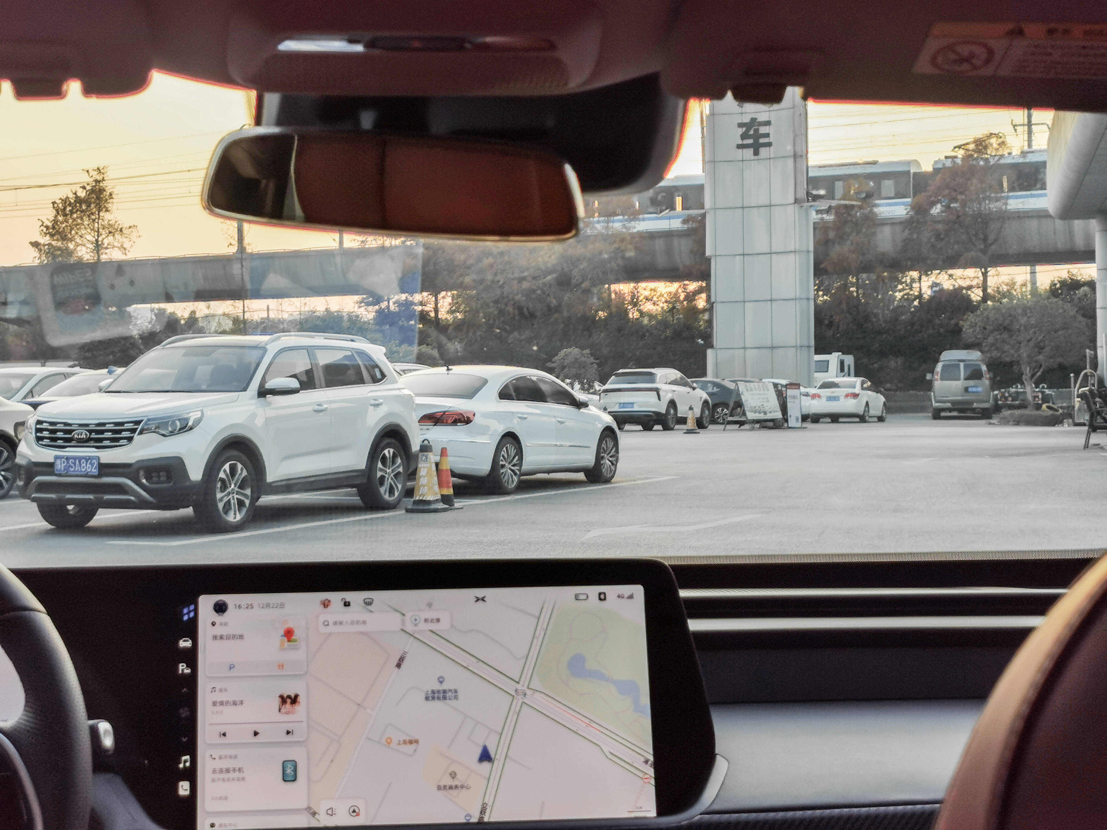 小鹏P7施工YEECAR案例：前档A80+侧后挡A15-搜狐大视野-搜狐新闻