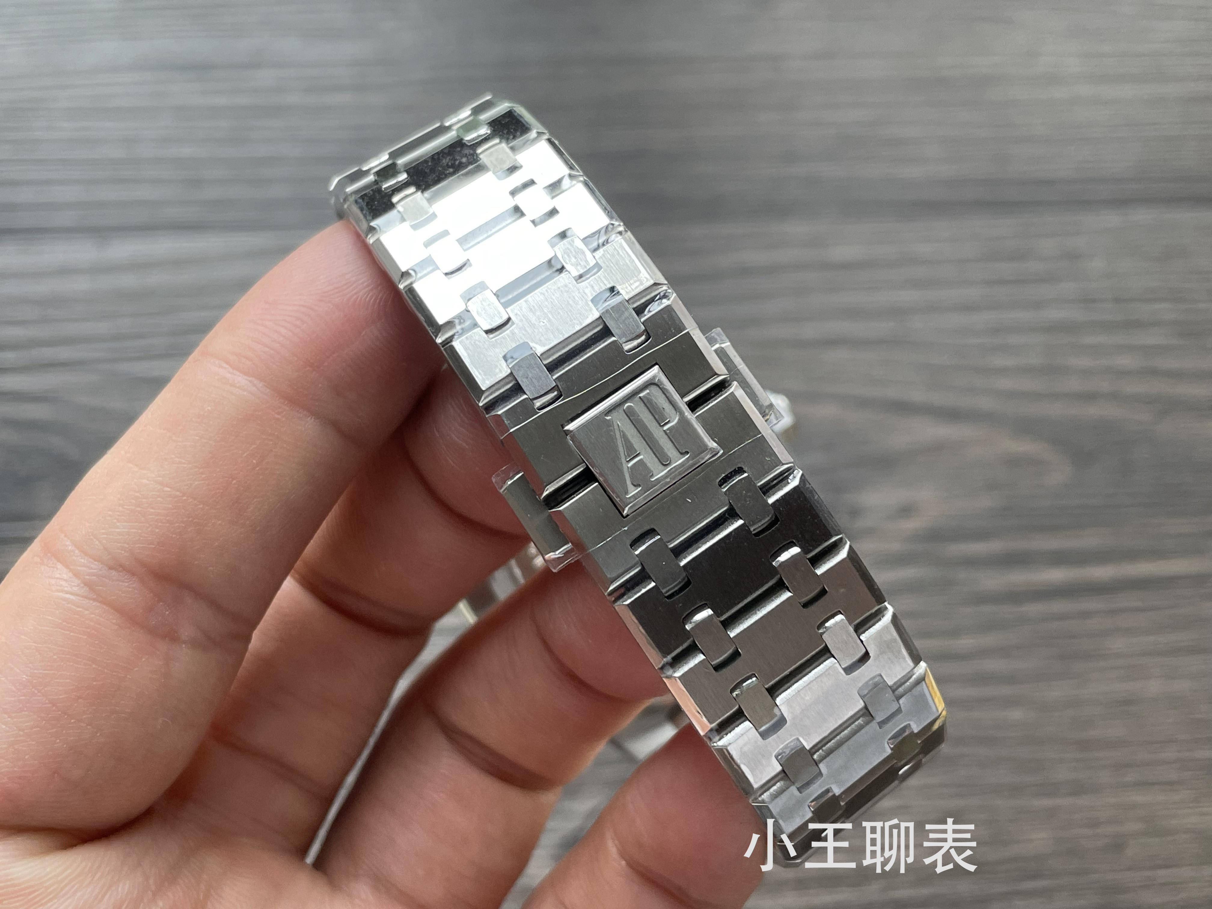 小王聊表 APS 皇家橡树26574 万年历腕表-搜狐大视野-搜狐新闻