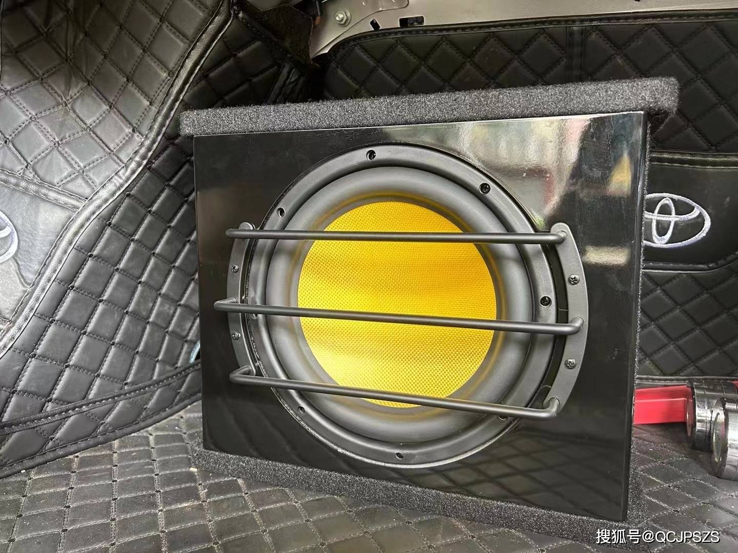 丰田威驰音响升级，简单又好听的5.1音响系统_搜狐汽车_搜狐网