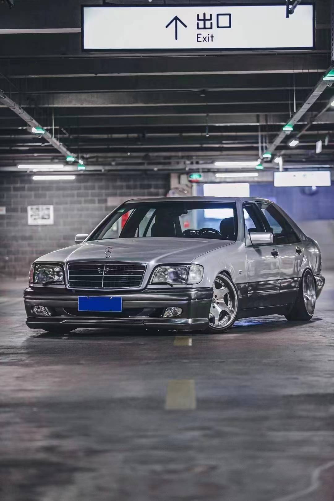 奔驰S级W140虎头奔改装AIRBFT气动避震低趴姿态案例_搜狐汽车_搜狐网