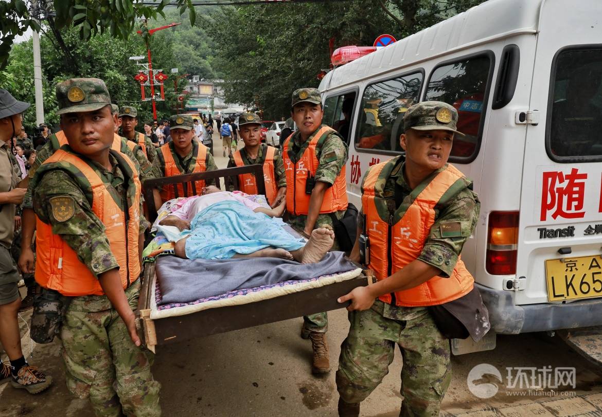 K396次列车第二批400多名乘客脱困-搜狐大视野-搜狐新闻