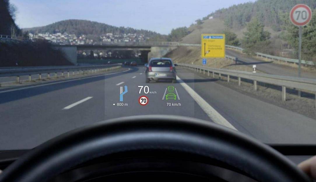 喜欢智己LS7，但它没有HUD抬头显示，这个功能有用吗？是必要的吗？_搜狐汽车_搜狐网