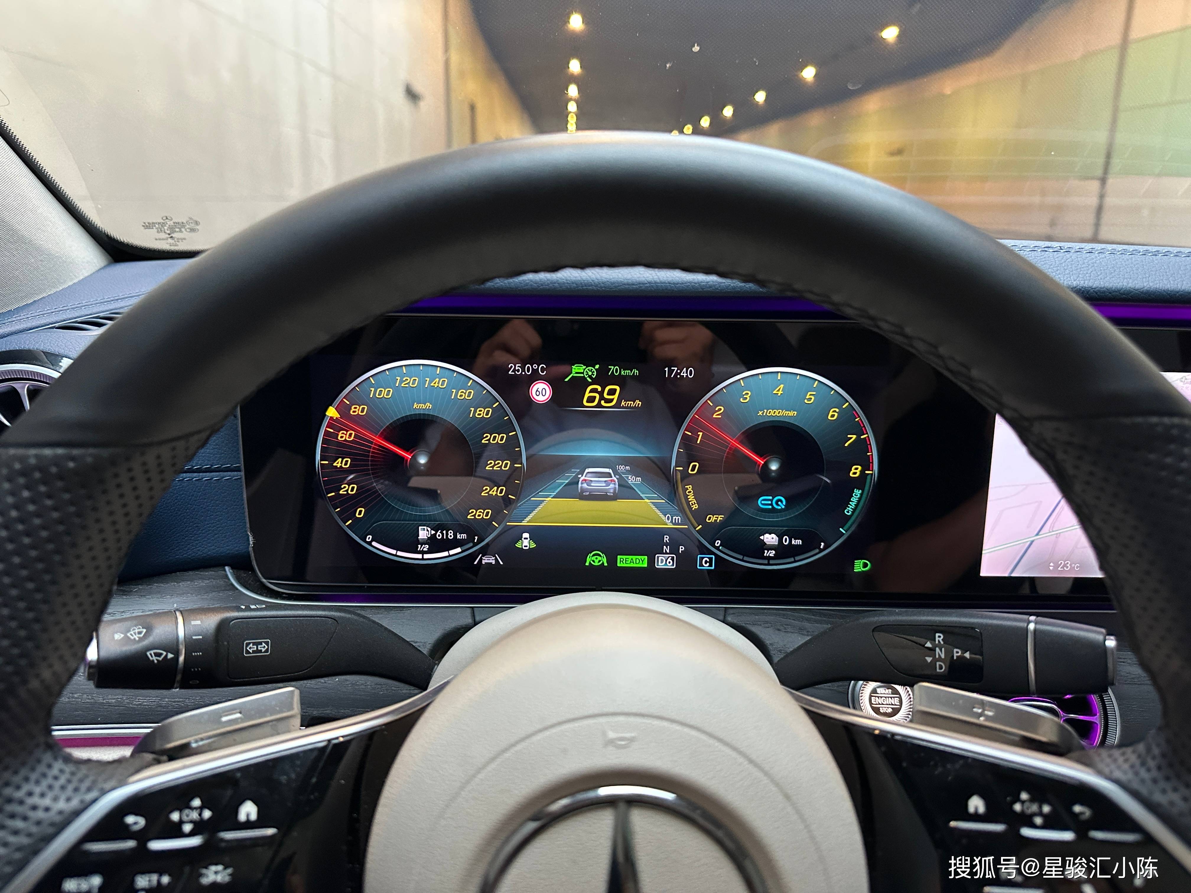 奔驰23款E350eL插电混动型升级23P驾驶辅助和HUD抬头显示 让驾驶更加得心应手_搜狐汽车_搜狐网