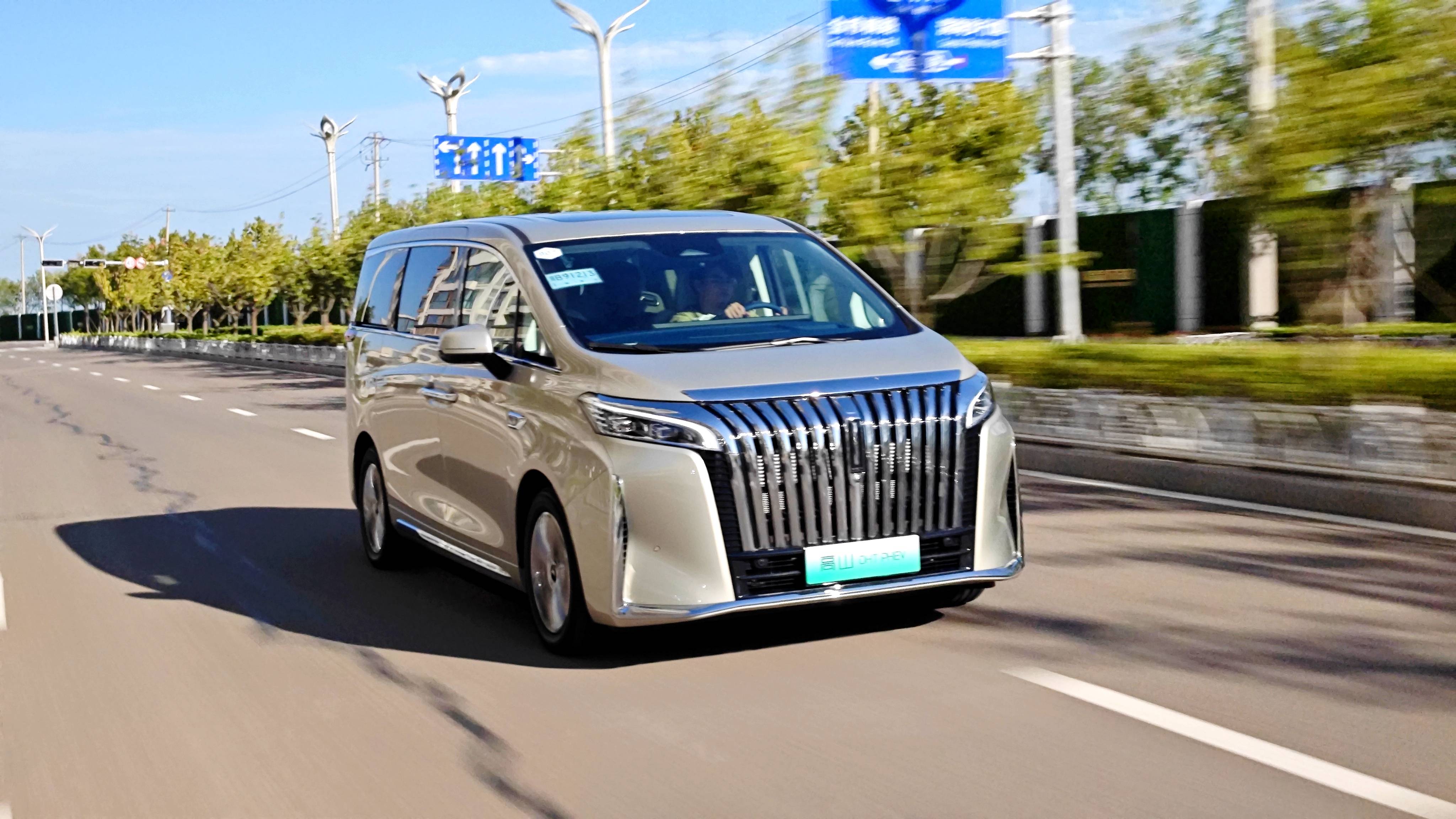 魏牌高山MPV正式上市，售价仅33.58万元起-新车资讯-新能源情报分析网