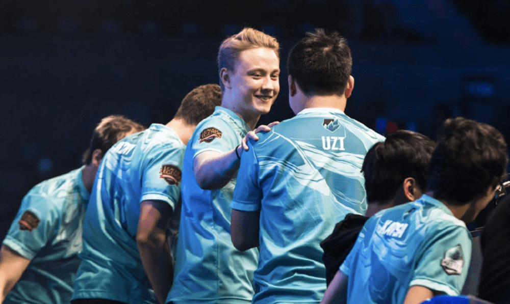 Perkz对话Uzi：你退役之后，下一个统治下路的ADC选手将会是我！_比赛