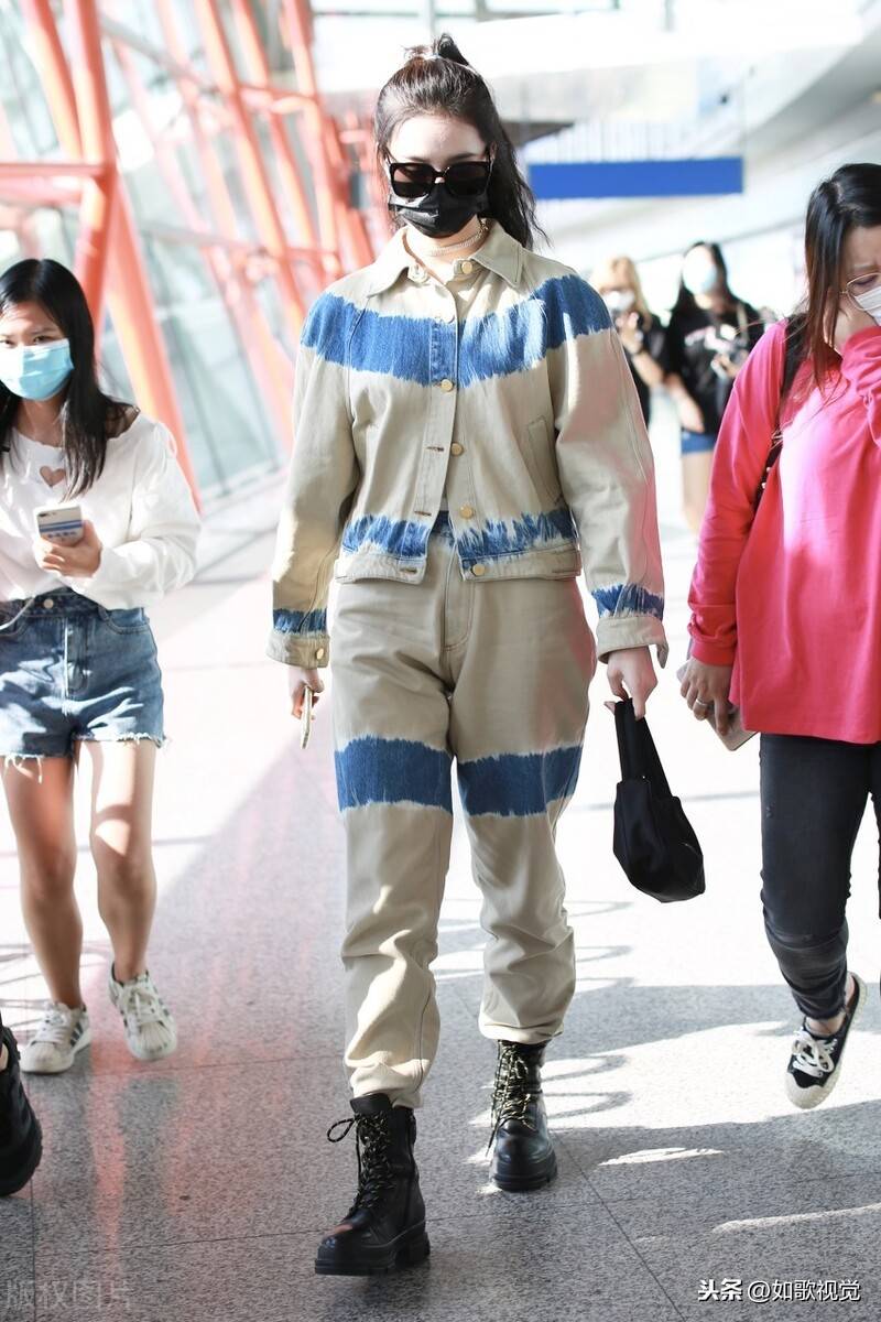 徐艺洋亮相北京,肤白貌美清丽脱俗,一举一动优雅婀娜又酷又美 搜狐大视野 搜狐新闻