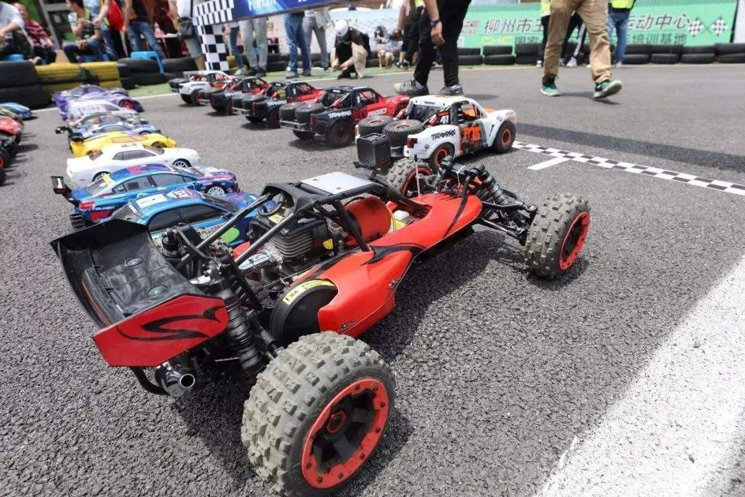 RC是媲美真车价格的遥控车，连成年人都会一玩上瘾，一试入魂！_搜狐汽车_搜狐网