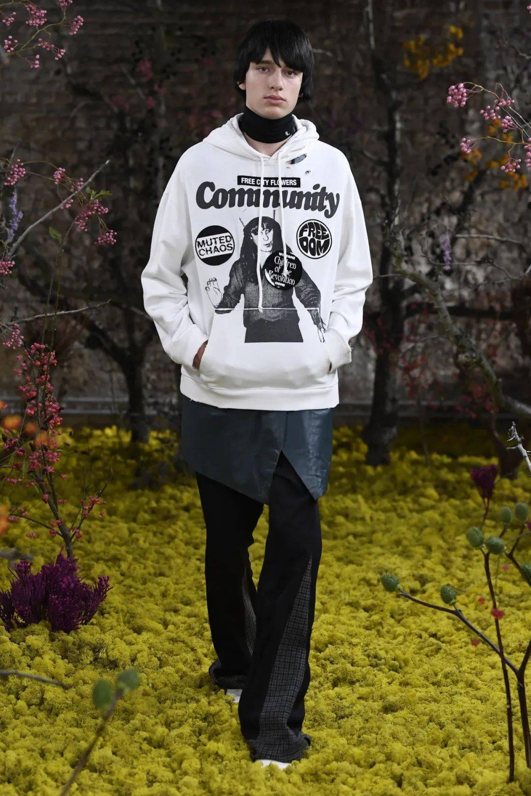 『品牌秀场』┊Raf Simons 2021春夏时装秀 -搜狐大视野-搜狐新闻