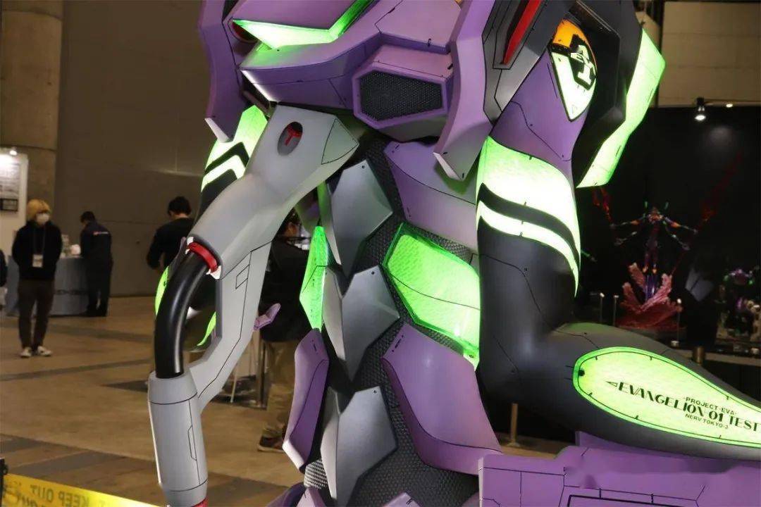 【FuRyu F：NEX EVA初号机 真人大 发光立像 & 绫波丽 真人大立像 样品展出】-搜狐大视野-搜狐新闻