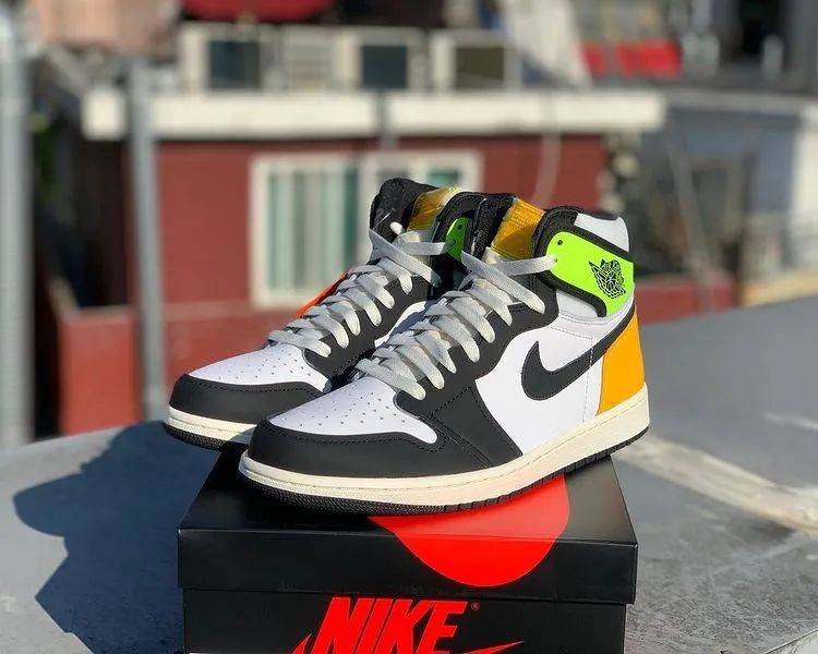 天猫已上架国区提前发售？AJ1 Volt Gold线上货量更新！_马尼亚