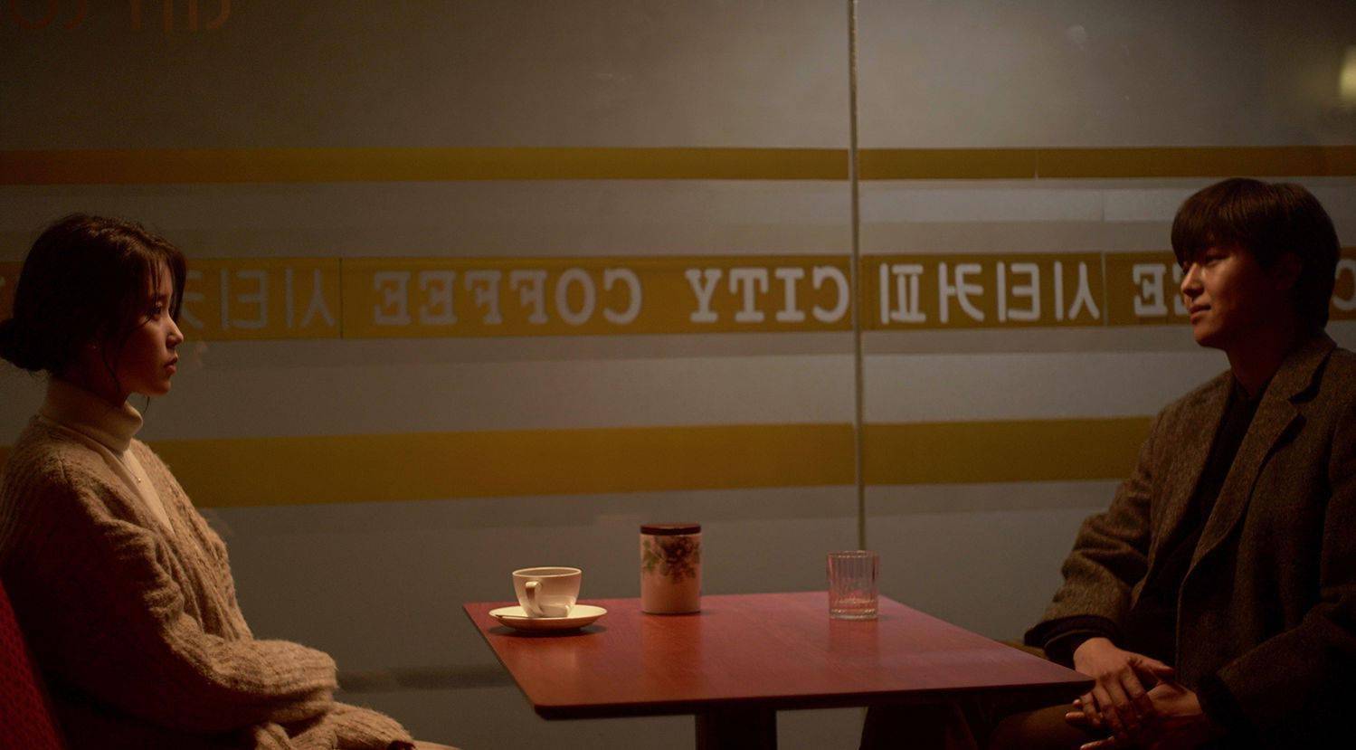 IU，19年客串参与的金钟宽导演的《无人之地》于3月上映_昌硕