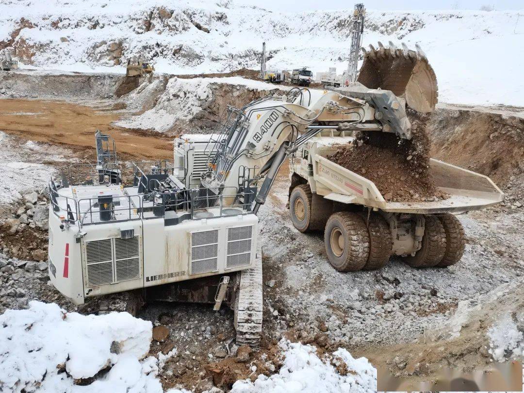 利勃海尔R9400E电动液压挖掘机正式交付紫金矿业塞尔维亚铜矿 - 液压汇