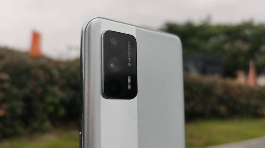 差价200，买红米K40还是真我GT Neo？线下店店长的建议说到心坎了_方面