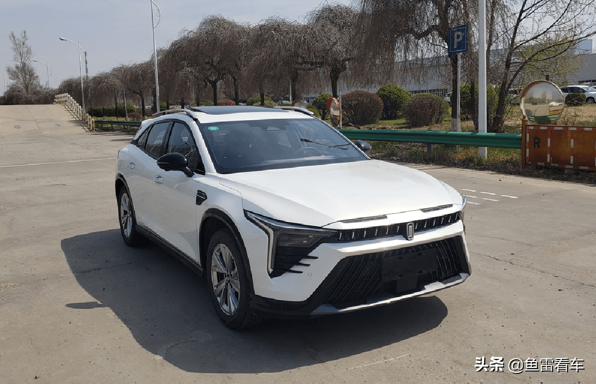 2.0T直喷才是焦点，一汽奔腾70S跨界SUV悄然亮相，视觉冲击力够强_搜狐汽车_搜狐网