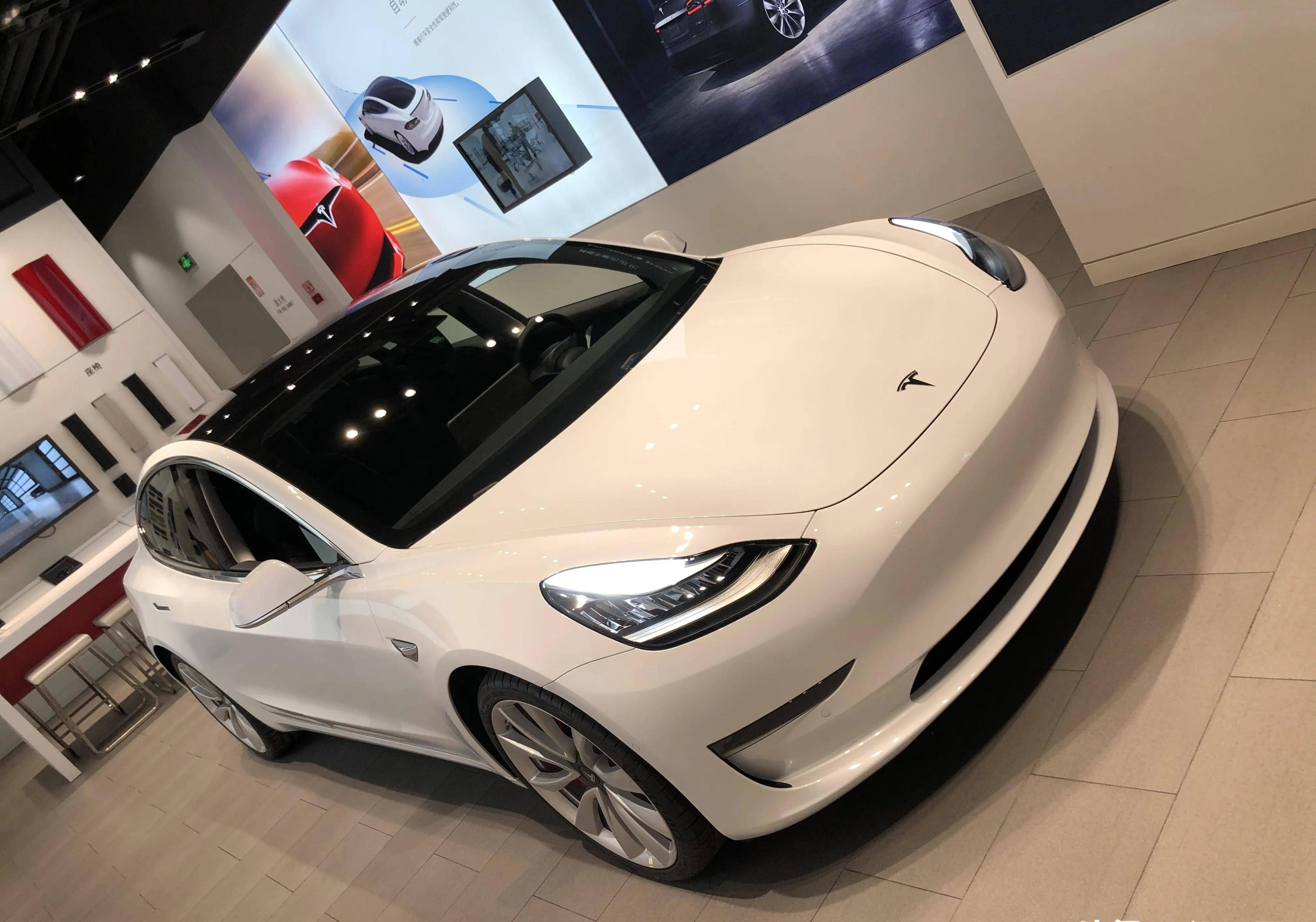 红旗飘了？2022款EQM5亮相，23.98万起，凭啥和特斯拉平起平坐？_搜狐汽车_搜狐网