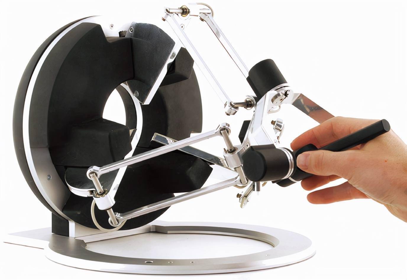 Force Dimension 全系列触觉反馈装置：给用户真实的沉浸式体验_Omega