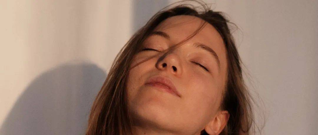 Docker镜像瘦身：从1.43G到22.4MB_NodeJS