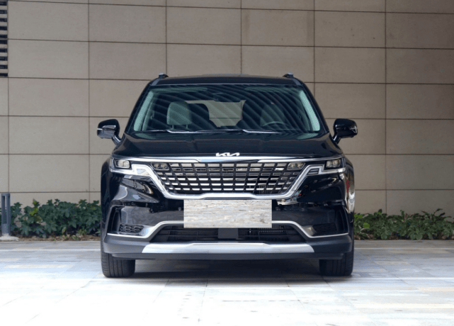 起亚嘉华28.89万起，比别克GL8贵5.6万，打算卖给谁？_搜狐汽车_搜狐网