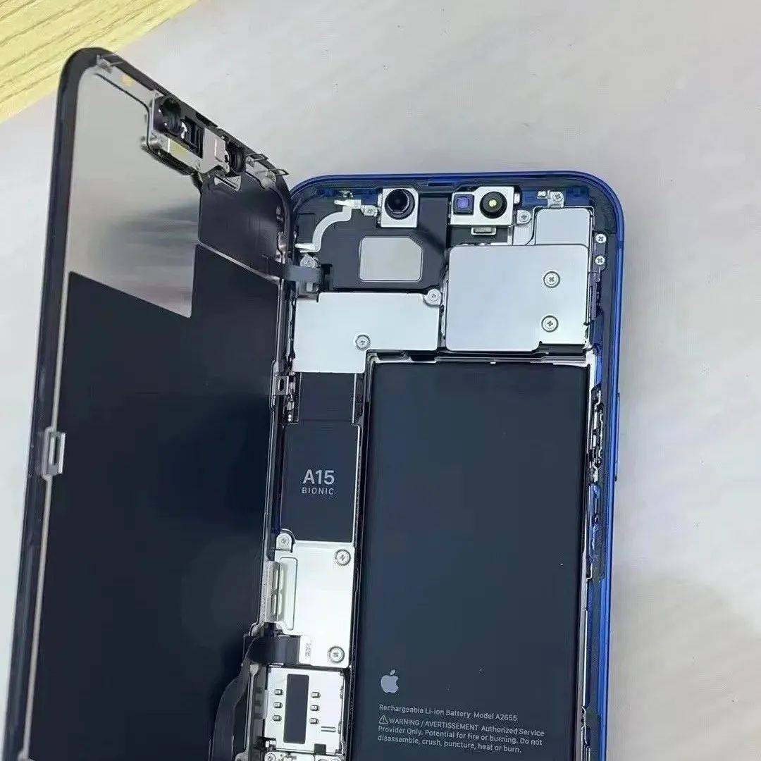 iPhone 13 内部设计曝光，采用更大的电池_Sonny