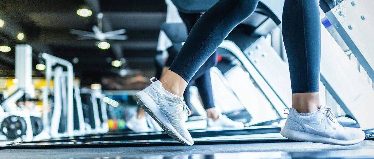 关于"run"的十大常用俚语："on the run"可不是“在跑步”！_The