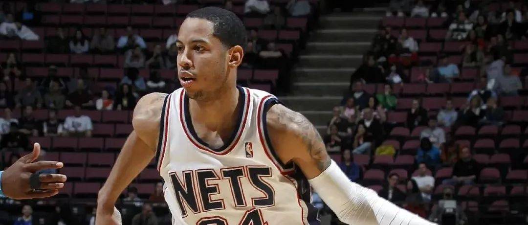 OL2 | 控球114+持球速度122+银第一步大师：ALL-TIME篮网德文哈里斯属性、徽章、热区一览_防守篮板