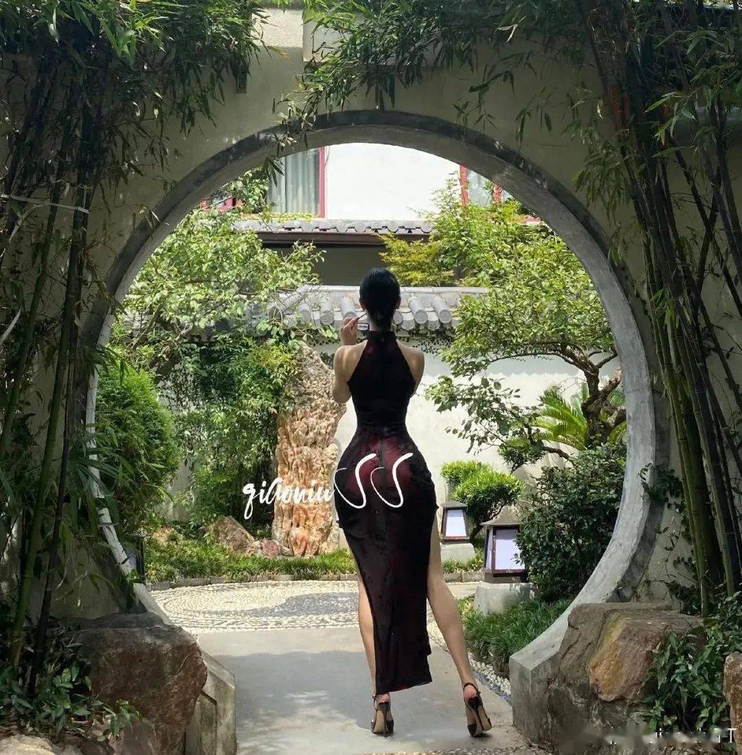 “浙江俏妞”0.6极致腰臀比，开挂身材看完疯狂心动！_健身