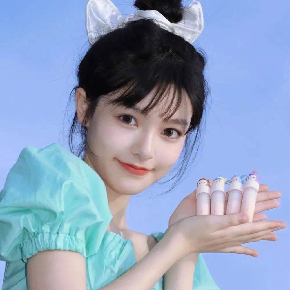 男人爱上你的四种表现,你知道吗?一个人
