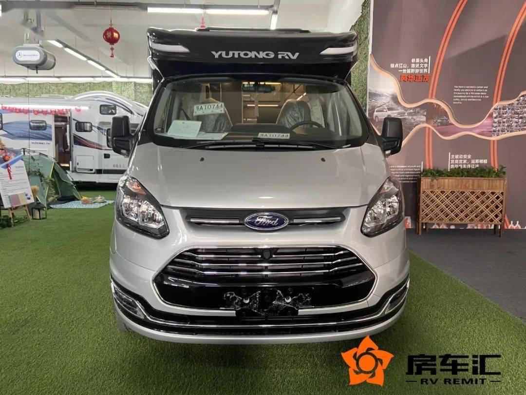 房车实拍｜福特C520 T型黑灰 皮实耐用、操控自由_搜狐汽车_搜狐网