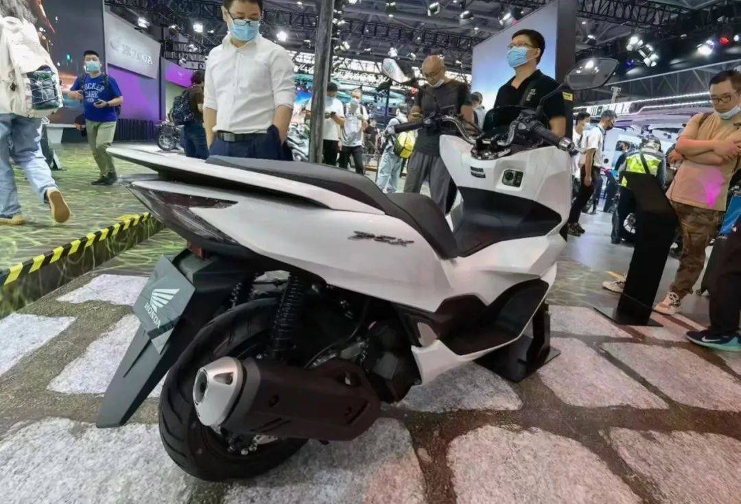 传奇的背后：行销全球的都市经典车型Honda PCX_搜狐汽车_搜狐网
