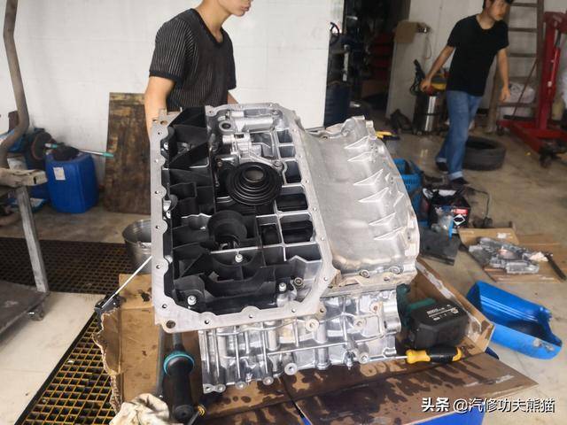 任你是百万豪车，照样烧机油。进口大众途锐烧机油全过程治愈篇_搜狐汽车_搜狐网