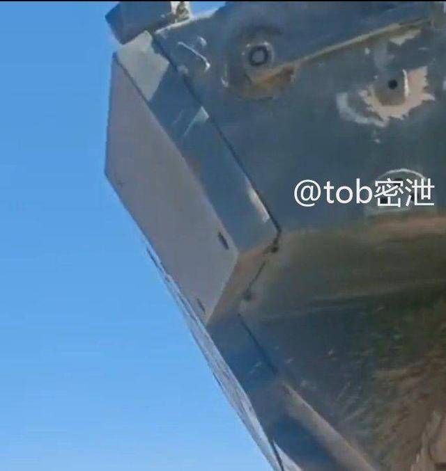 美国测试M2A4步战车，同是最新款，与我国04B比谁更强？_附加_反装甲武器_车体