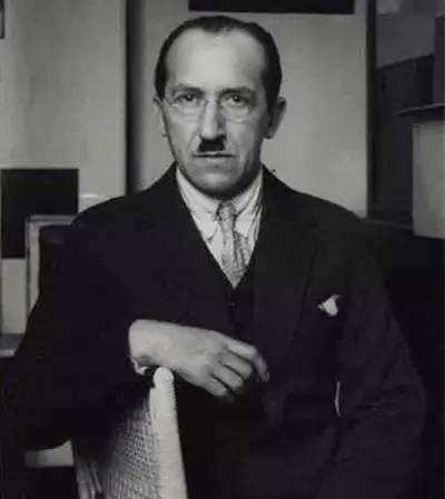 蒙德里安？几何体？抽象派？这么“风骚”的色彩你定要了解_维奇_艺术界_马列