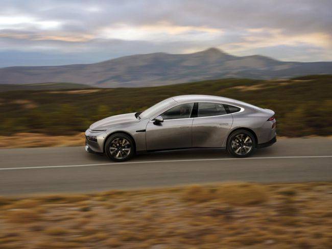 蔚来ET7还没来得及交付，家族第二款轿车ET5即将发布，小鹏P7慌了_搜狐汽车_搜狐网