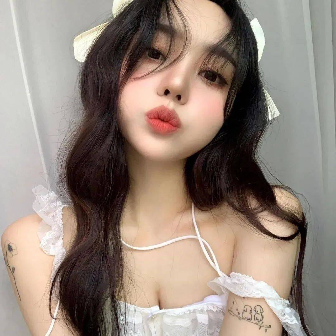 这纹身爱了！_美女_氛围_hxdm