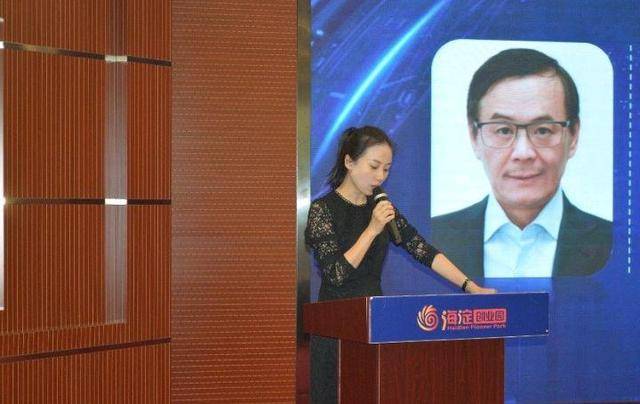 方璐：25岁博士毕业，26岁当中科大博导，现在成为了清华女教授_工作_中国_女孩