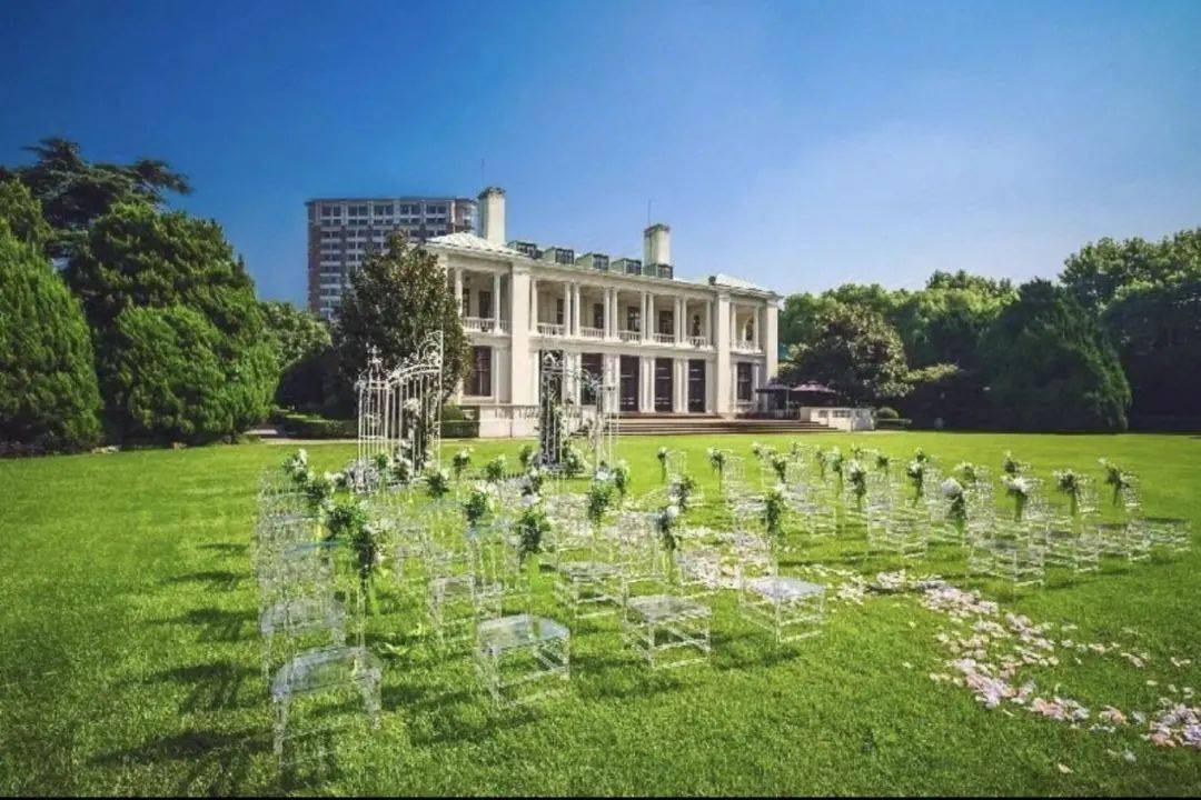 【记忆】建筑可阅读：闹中取静，景色幽雅！这片绿荫掩映中的花园建筑你去过哪几座？_兴国宾馆_上海市_屋面