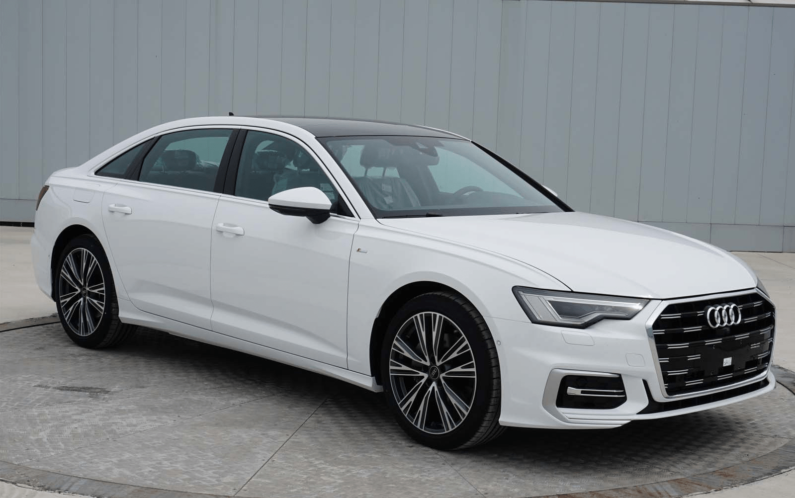 奥迪A6L开始与A7L“争奶”喝了！让宝马5系和奔驰E级“笑坏了”_搜狐汽车_搜狐网