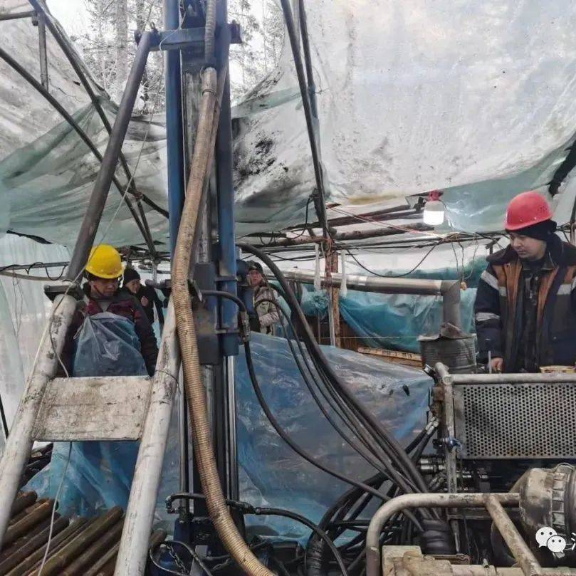 汤旺县掀起项目冬季施工热潮建设者勘查钻机 0563