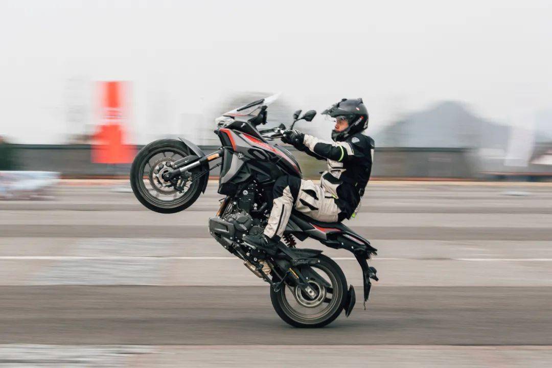 五年磨一剑（四）2月媒体品鉴日，RX6批量上市_搜狐汽车_搜狐网