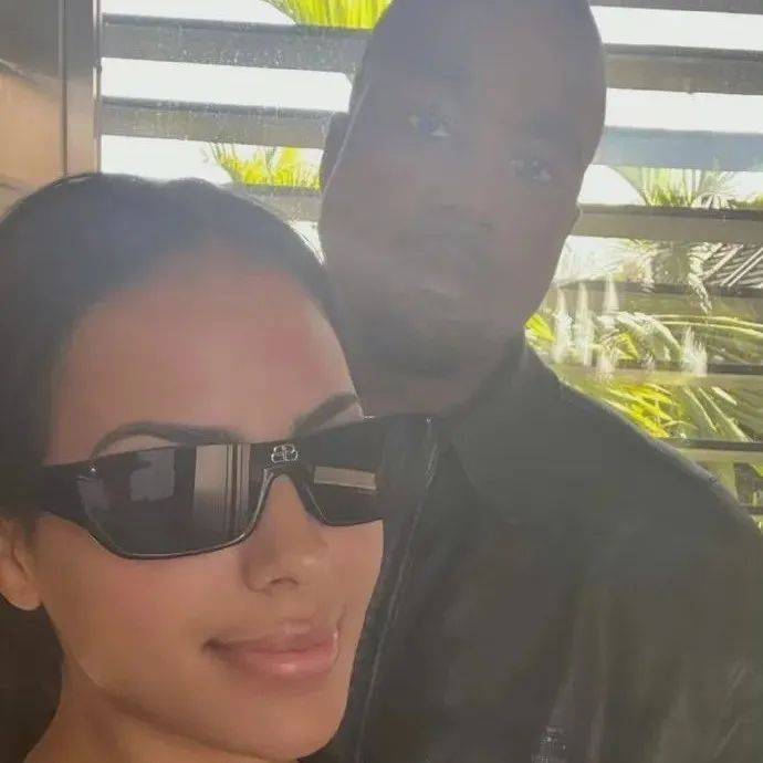 公开咯？Kanye新女友晒出和Ye的合影_西蒙_Chaney_Gang