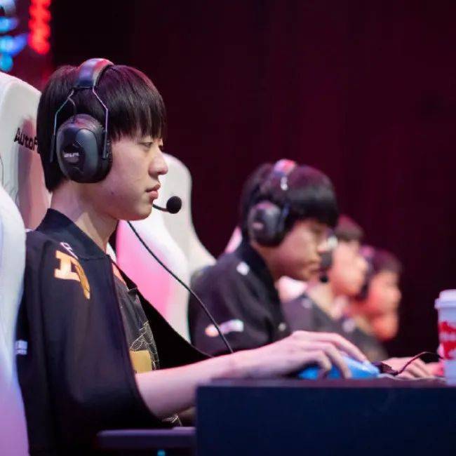 RNG爆冷不敌WE，官博沦陷！上中野被质疑，米勒直言：Bin发挥不理想_bin_比赛_biubiu